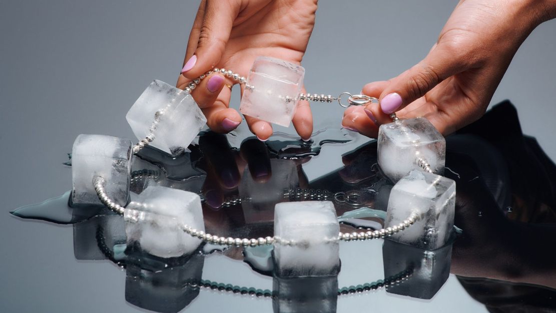 LSN : Daily Signals : This ice-cube necklace celebrates water as a luxury