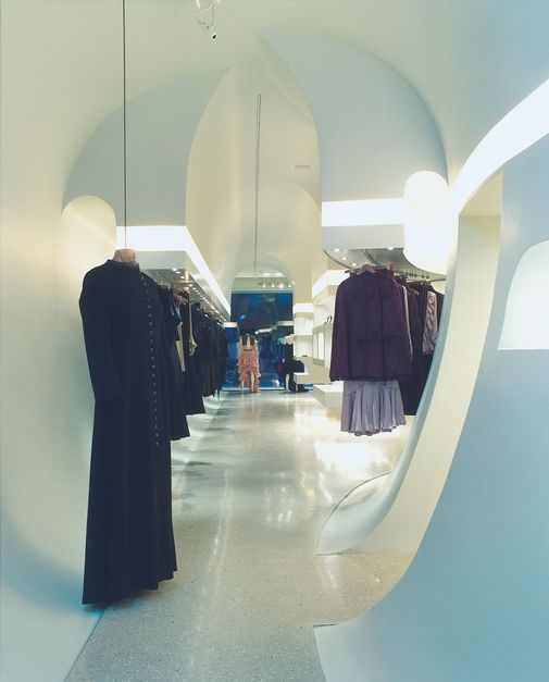 LSN : Big Ideas : Luxury brands to embrace technology and social media