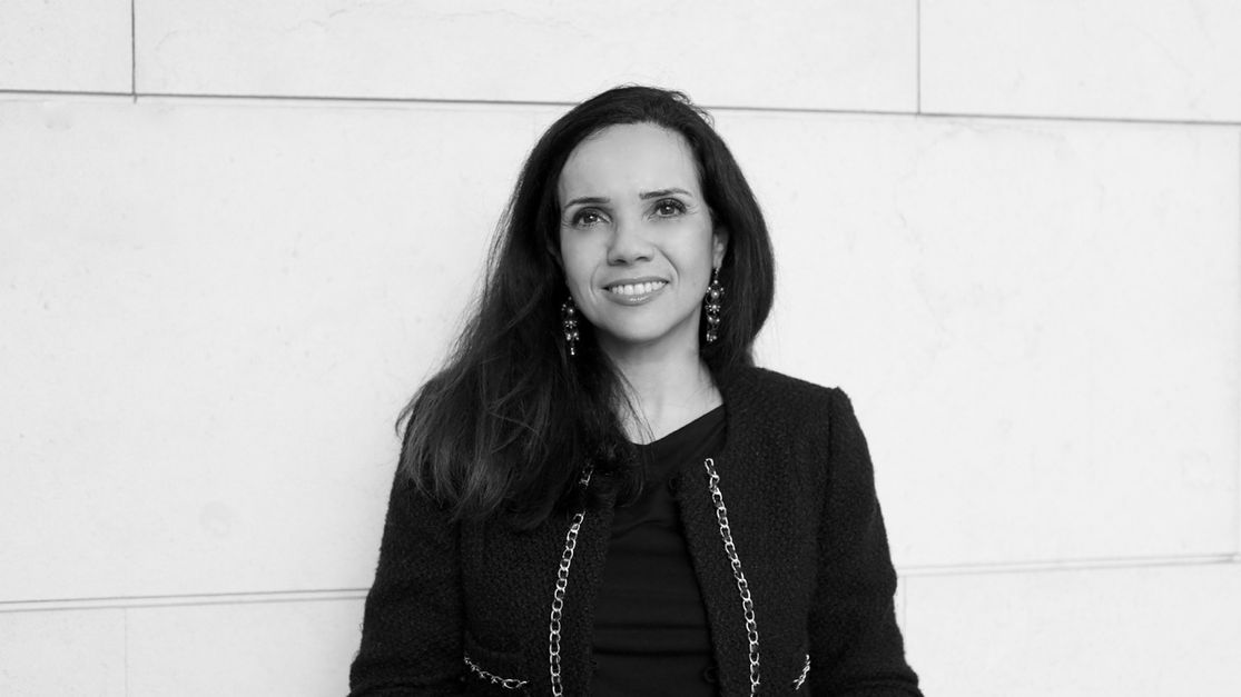 LSN : Viewpoints : Mounia Inoughi: Wired Beauty