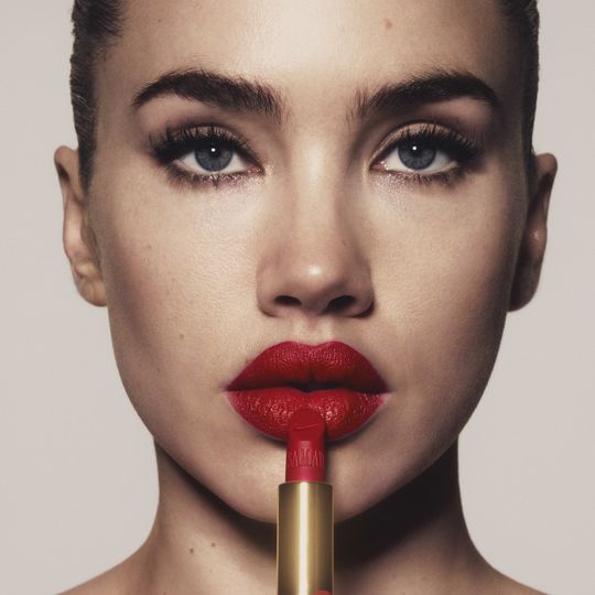 LSN : Daily Signals : Nike teams up with Isamaya Ffrench for a beauty ...