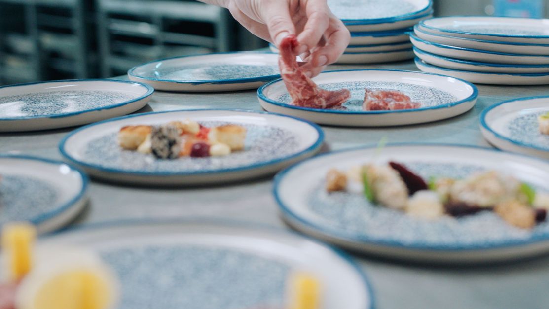 LSN : Daily Signals : Bru’s Social Plates aim to curb ‘foodstagramming’